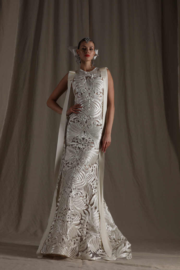 BRIDAL SIGNATURE LOOKS – Naeem Khan